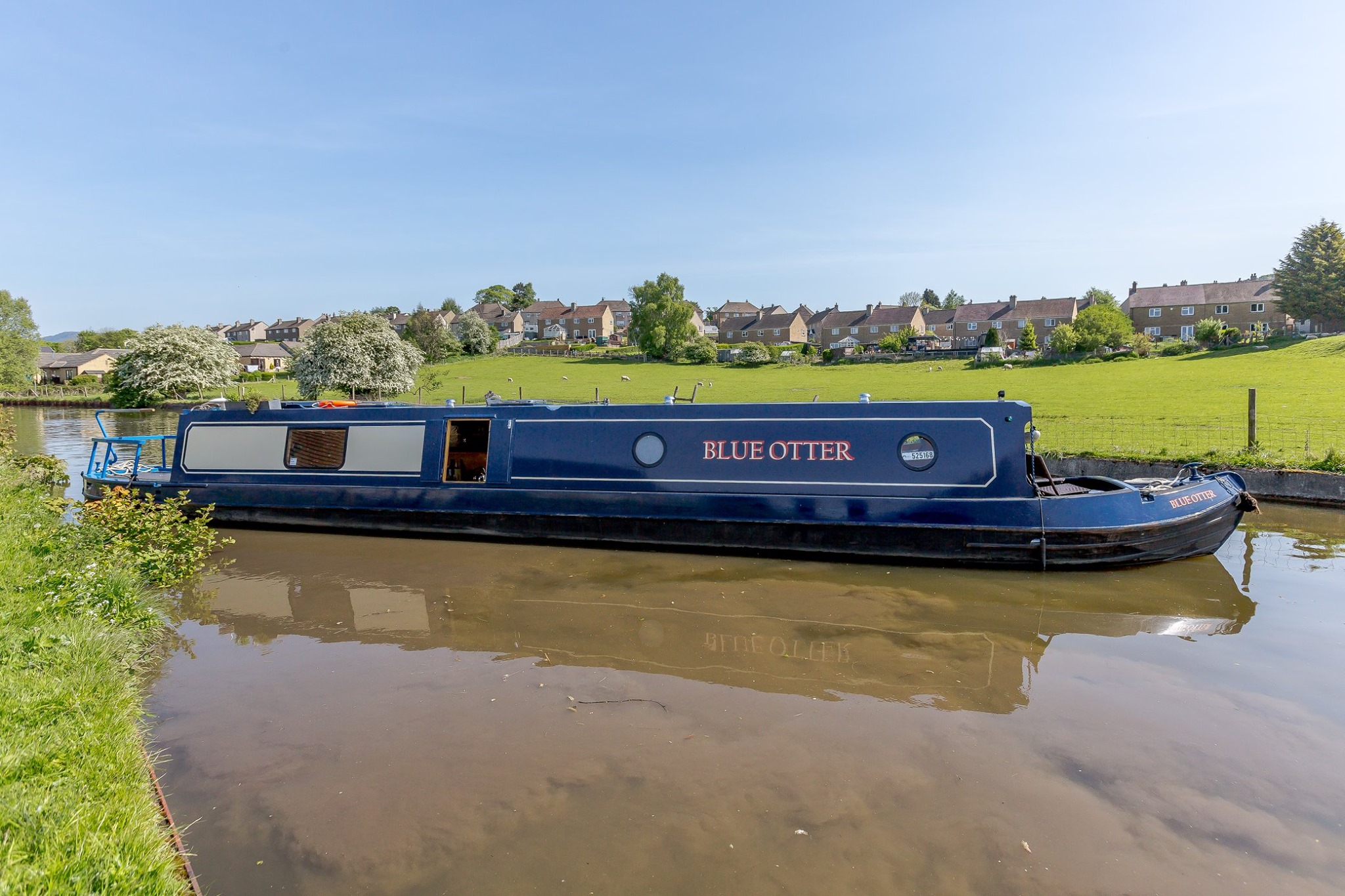 Skipton, Luxury Canal Boat - Boats for Rent in Skipton, North Yorkshire ...