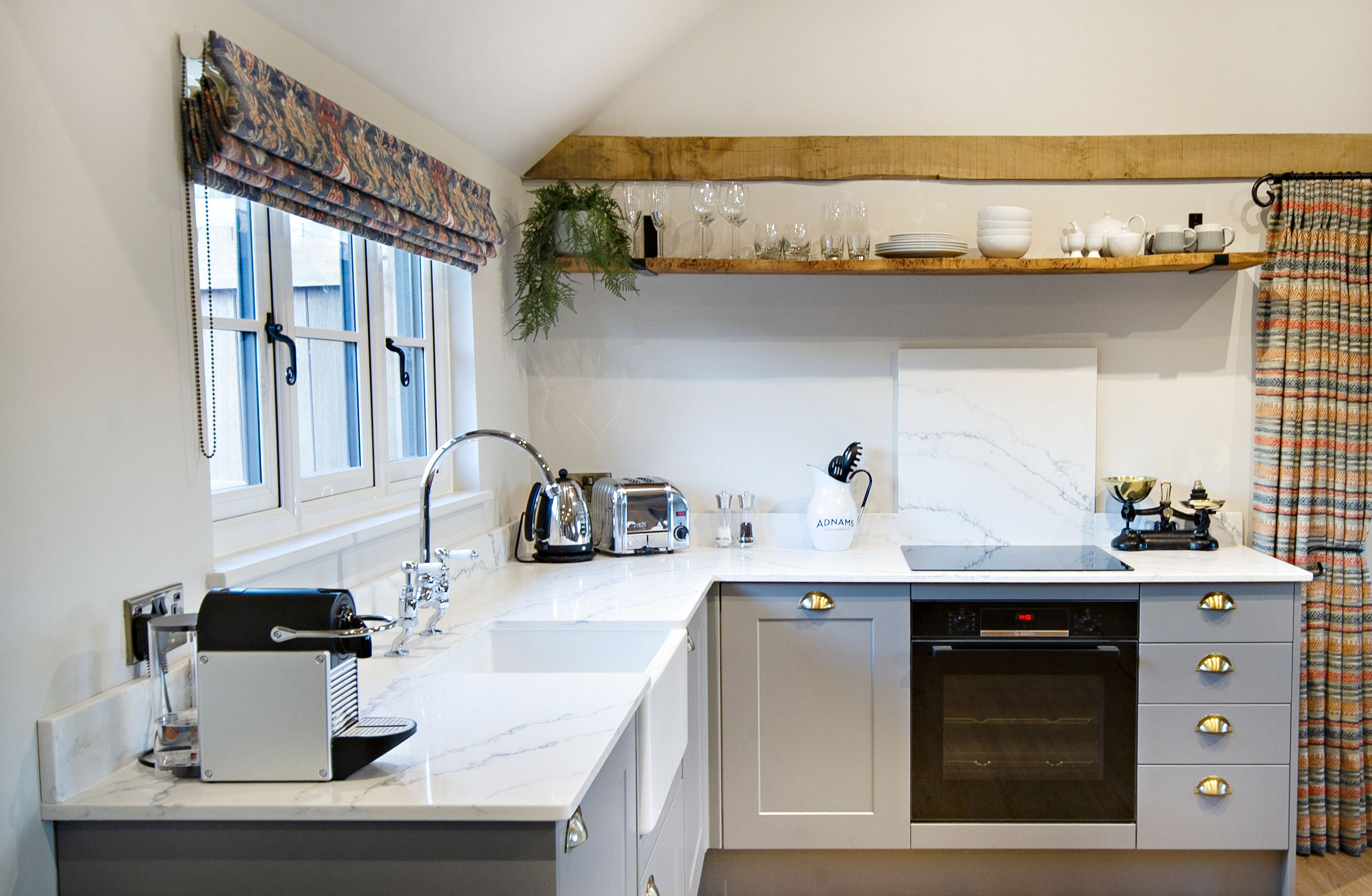 Red Kite Barn, a luxury romantic getaway, hot tub - Barns for Rent in ...