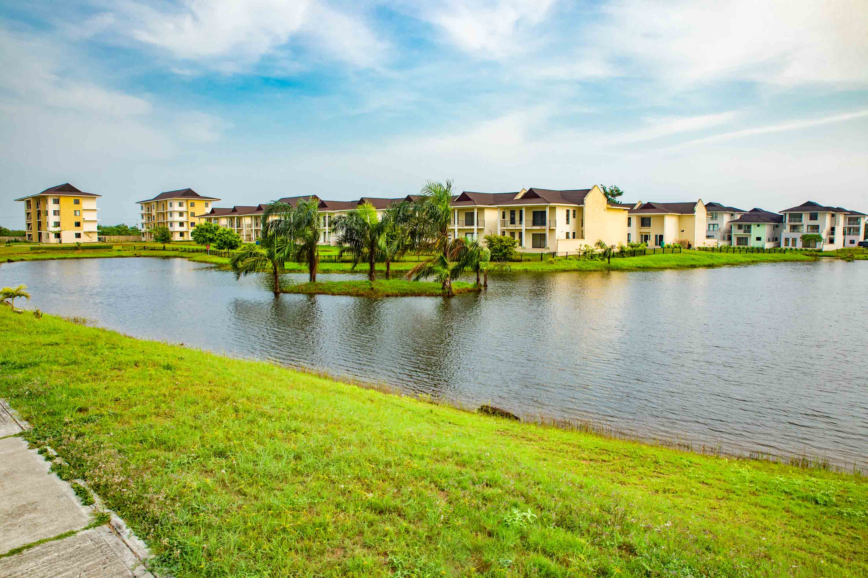 Luxury 4-Bedroom House in Lakowe Lake Resort - Houses for Rent in Lekki ...