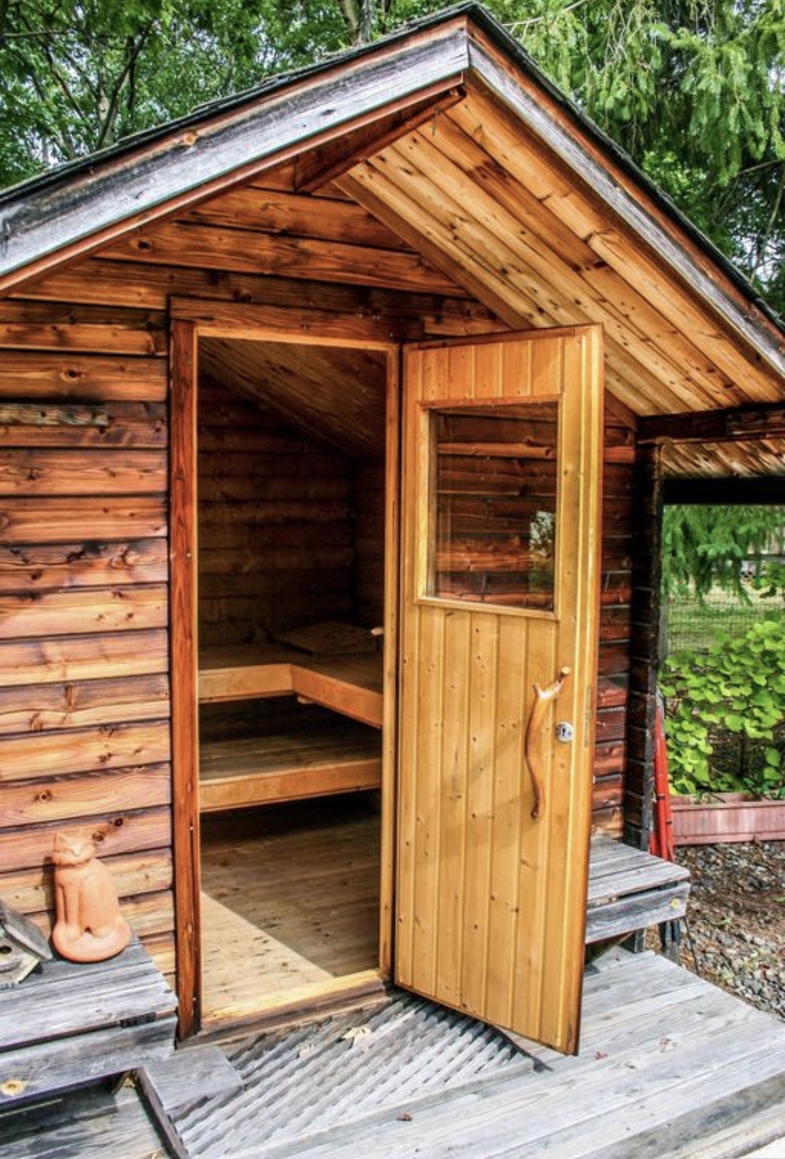 Sunbeam Lodge: ‘70s Oasis, 50 Acres, Pool+Hot Tub - Houses for Rent in ...