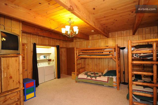 Modern 4 Bedroom with Hot Tub in Big Bear Lake