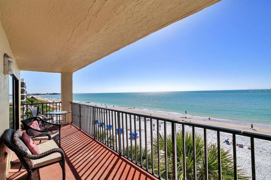 Beachfront Ocean View! Large Family Friendly Unit. - Condominiums for ...
