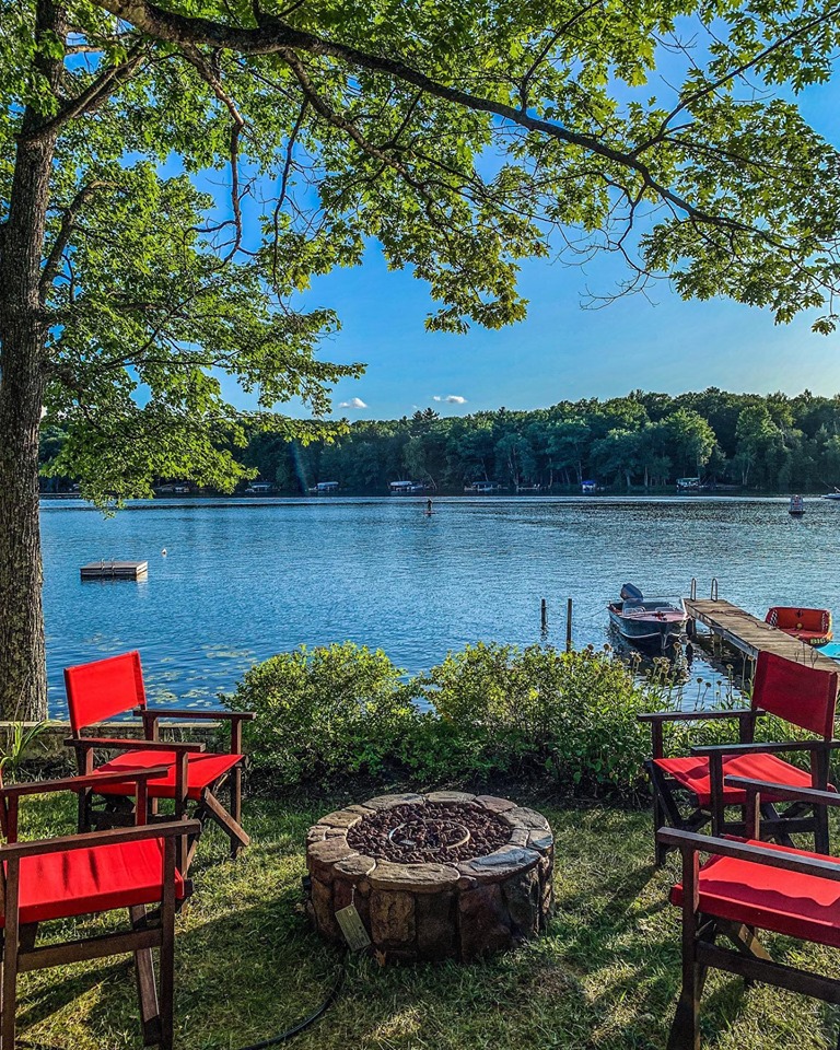 3rd Night Free:Clam Lake Cottage-Torch Lake Access - Houses for Rent in ...