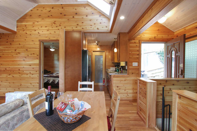 River View Tree House, Entire House W Hot tub - Cabins for Rent in ...