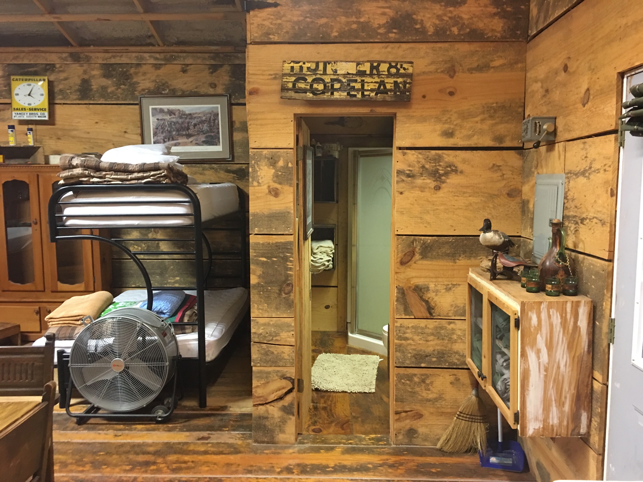 Rustic country cabin in the woods - Cabins for Rent in Hamilton ...