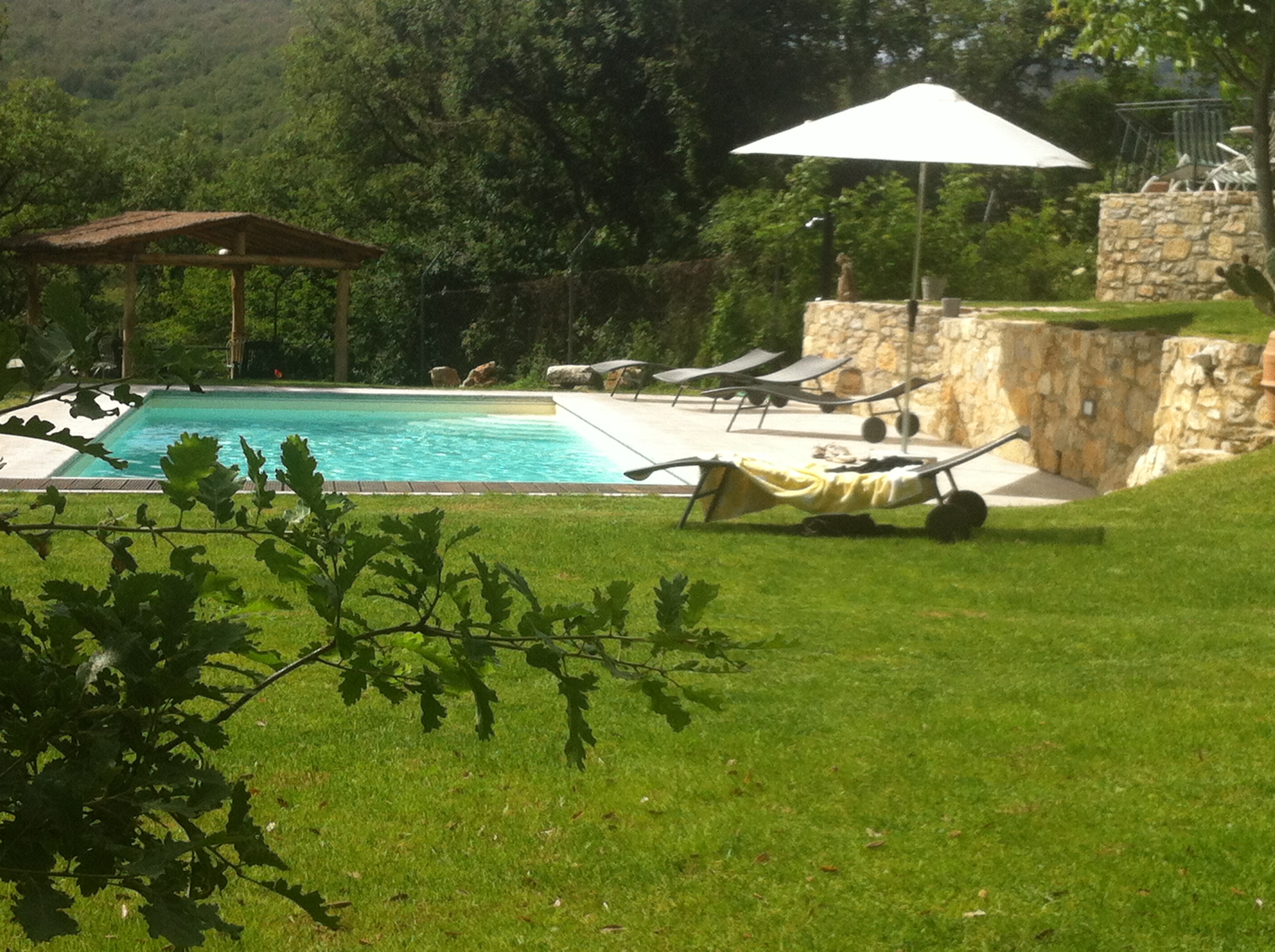 Ancient stone house in tuscany - Houses for Rent in Montebenichi ...