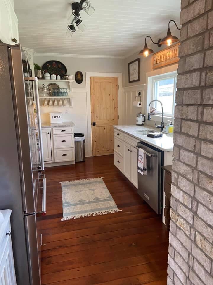 The Cottage at Historic Sutherland Manor est. 1807 - Cottages for Rent ...