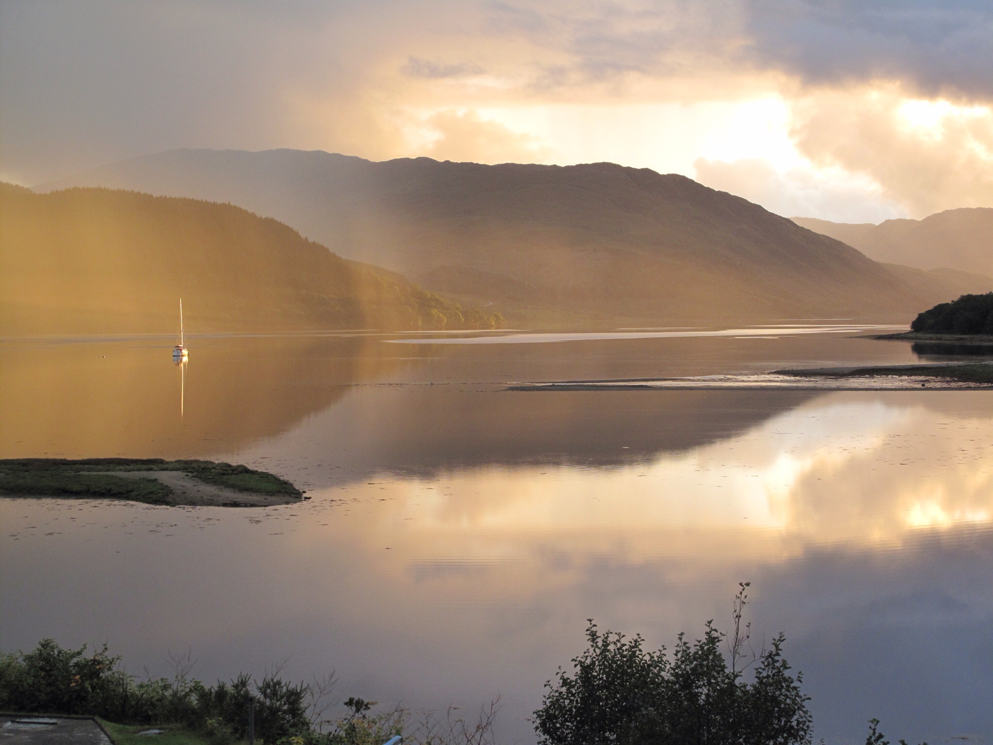 Cottage with stunning sea loch view - Cabins for Rent in Acharacle ...