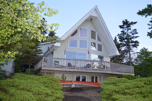 Favorite Waterfront Home Overlooking Shediac - Houses for Rent in ...