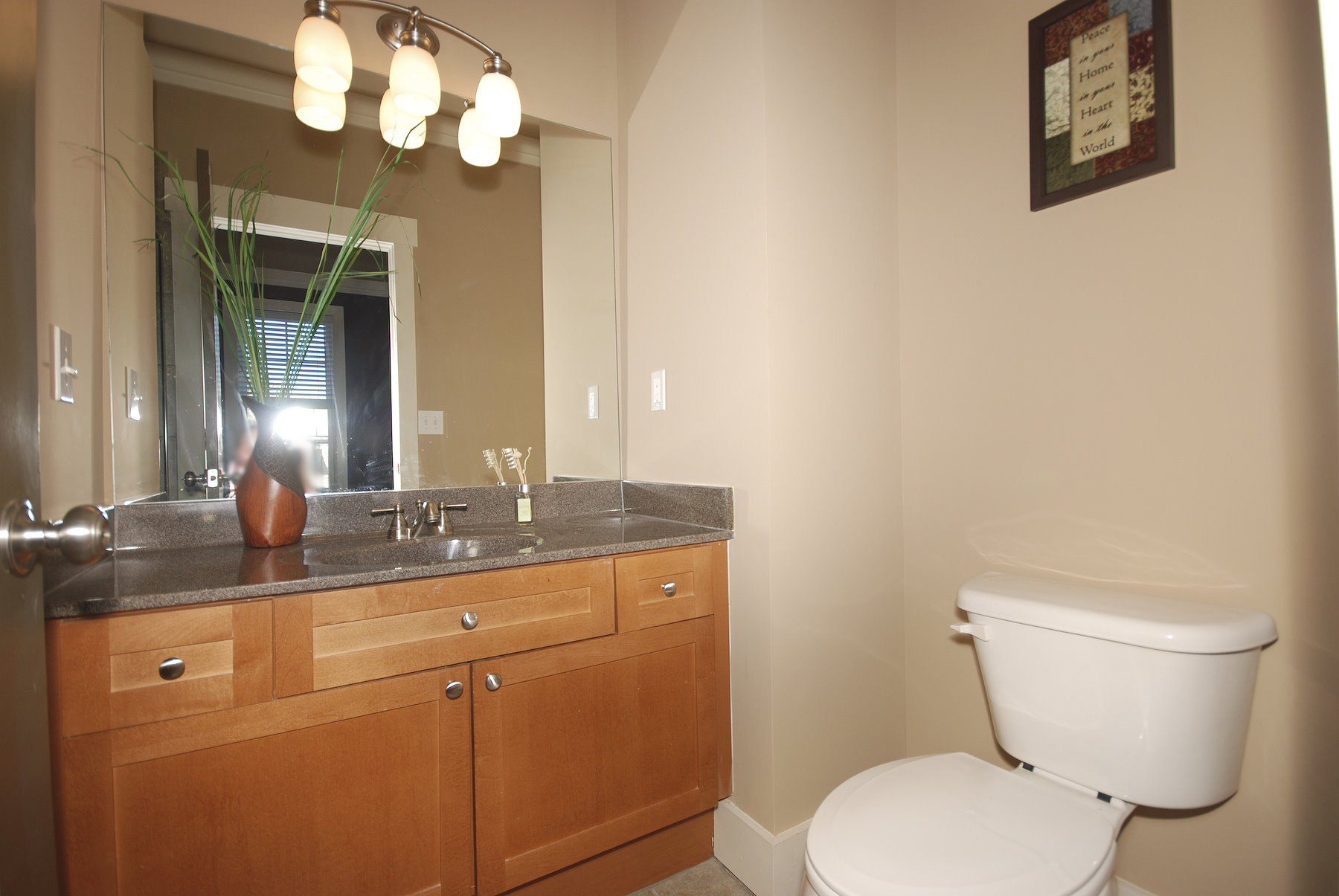 1st Floor Private Room/ World Congress/Staduim - Townhouses for Rent in ...