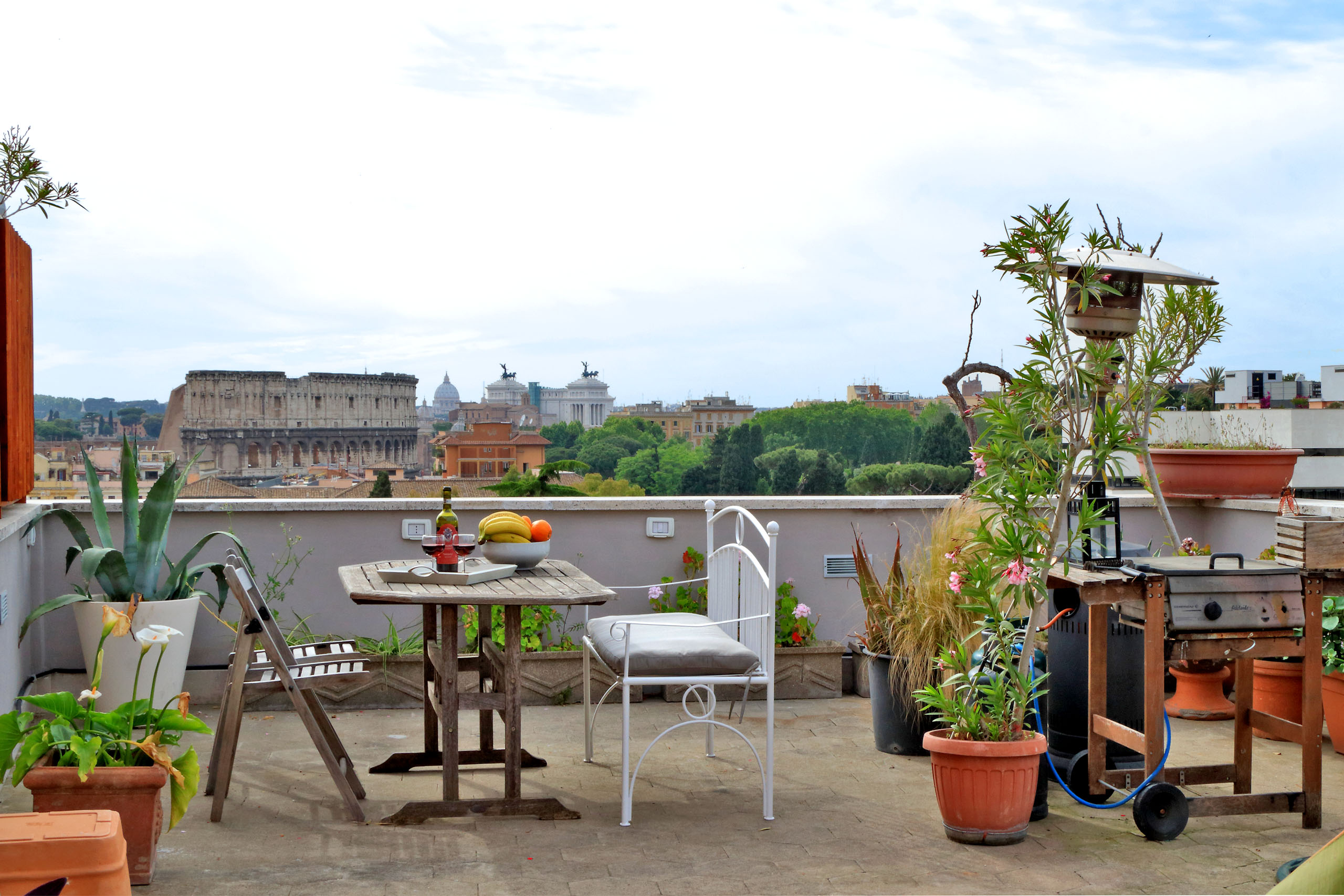 Casa Vacanze Roma con terrazza vista Colosseo - Appartamenti in affitto ...