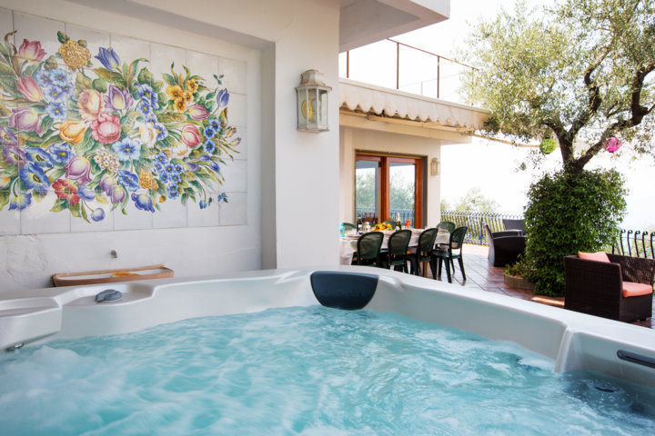 Villa with amazing infinity pool - Villas for Rent in Sorrento ...