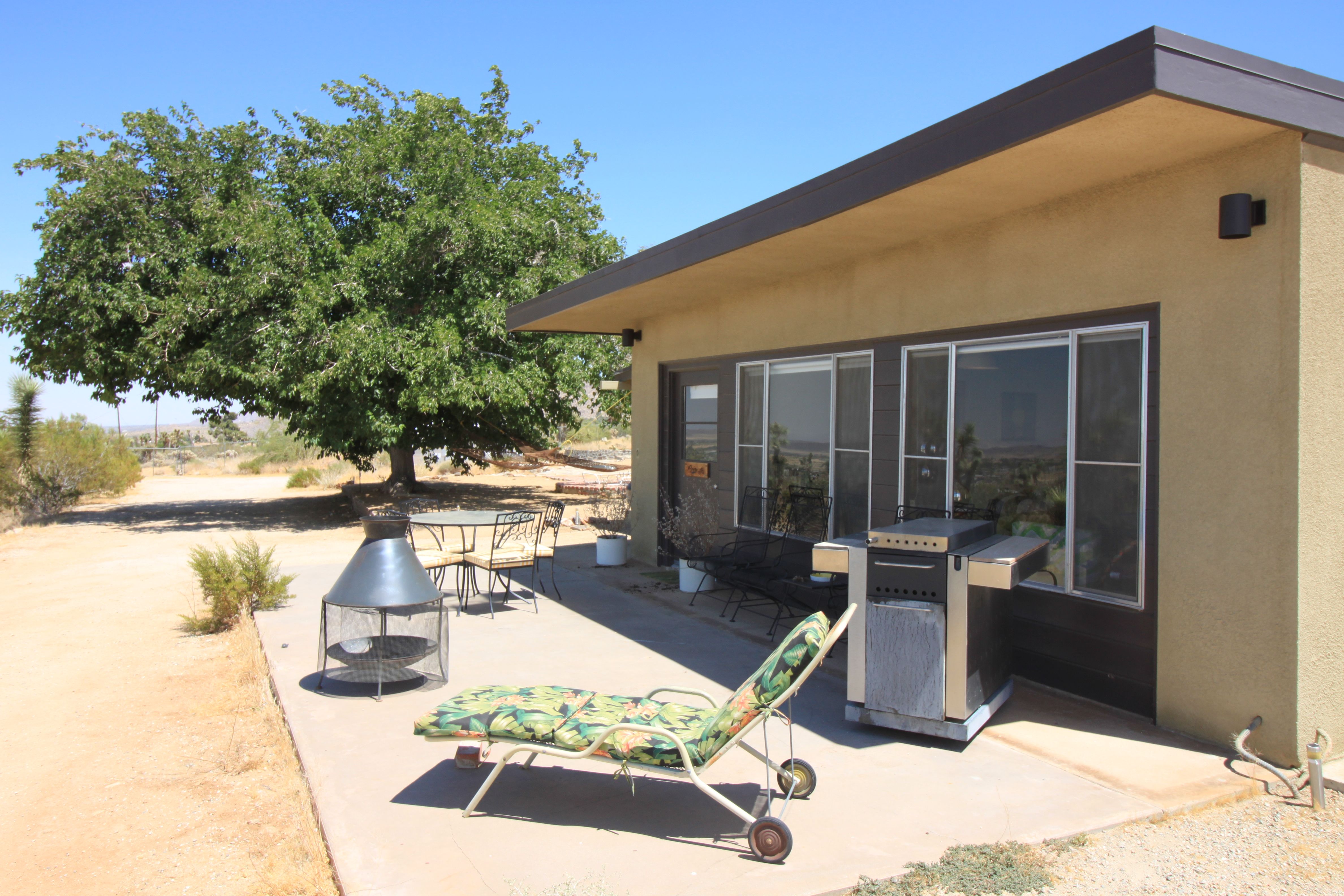 Joshua Tree Modern Guest House - Guesthouses for Rent in Joshua Tree ...