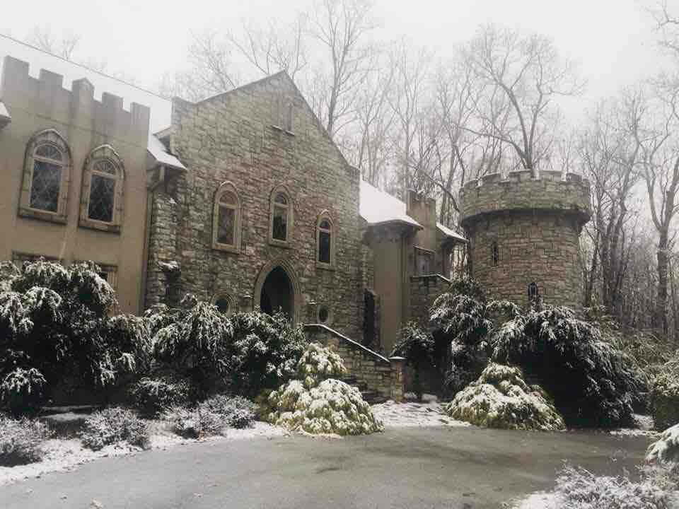 Castle in the Woods-Private Queen Room - Castles for Rent in Travelers ...