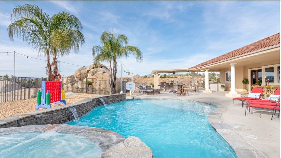 Luxurious Mansion in Wine Country - Houses for Rent in Temecula ...