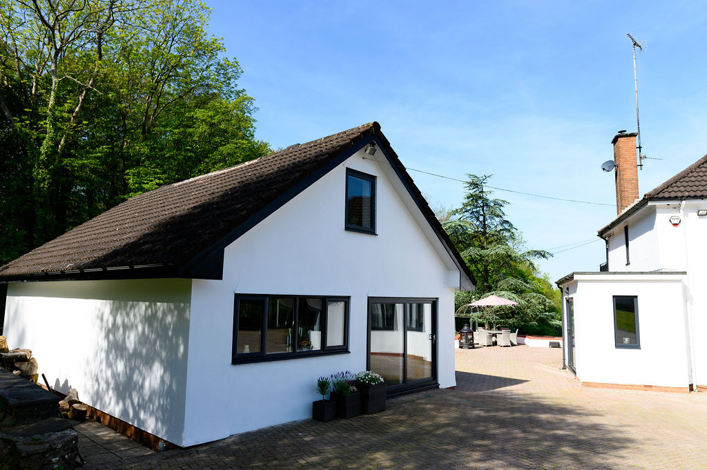 Self contained coach house, Wenvoe Manor, Cardiff - Guest houses for ...