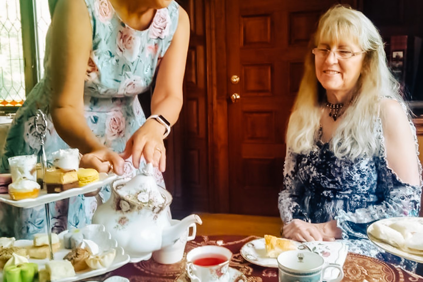 Afternoon Tea in an elegant library - Airbnb