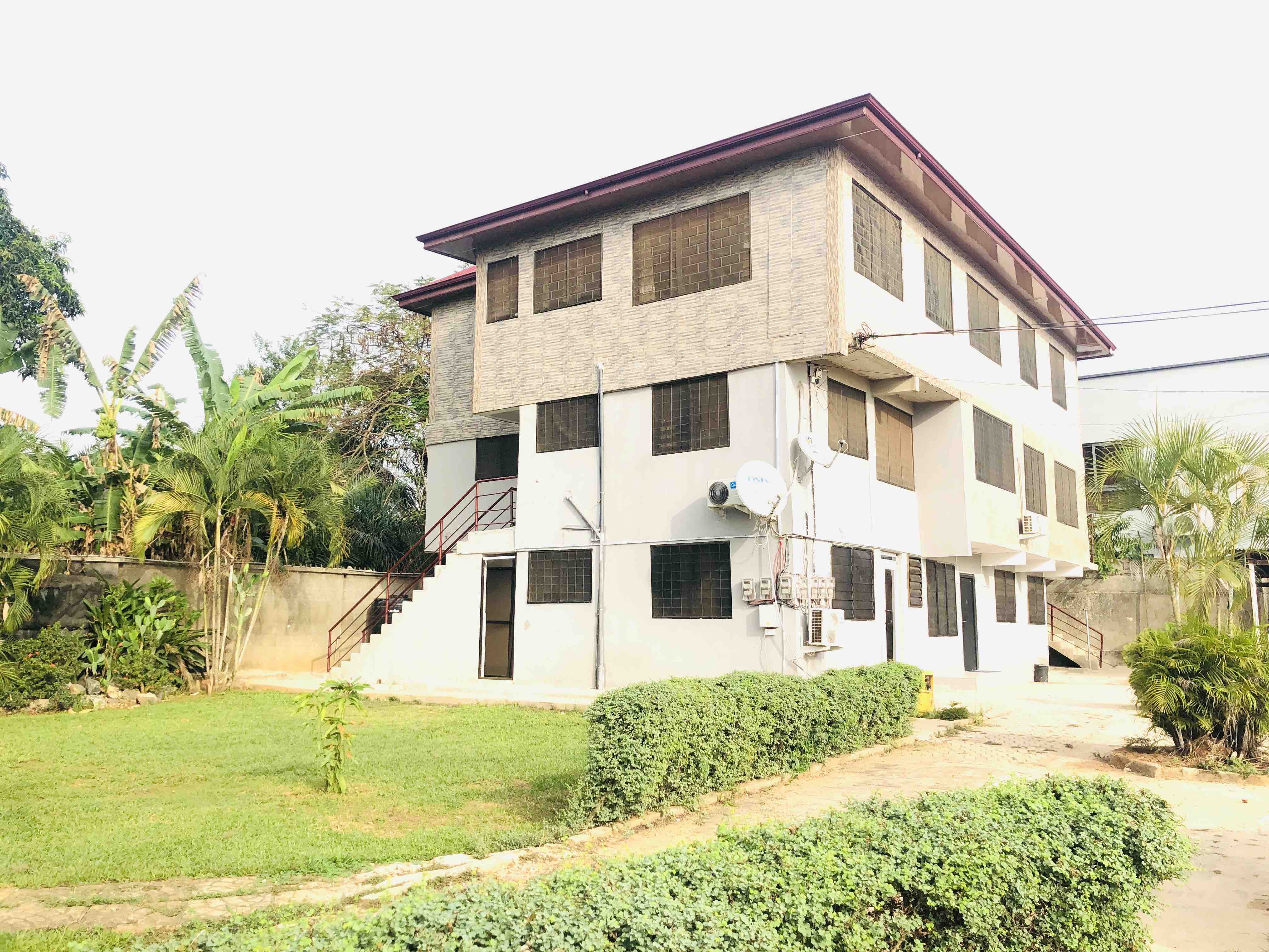 Nalux Kumasi Suite 2 Daisy⭐️Kitchen⭐️Family, Wifi - Condominiums for ...