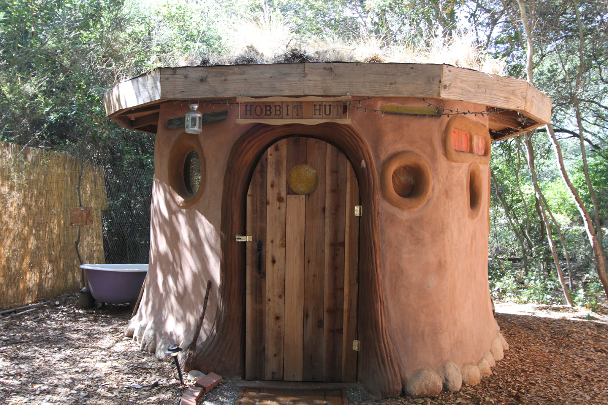 A Grass-Roofed Earthen Hobbit Hut - Huts for Rent in Geyserville ...