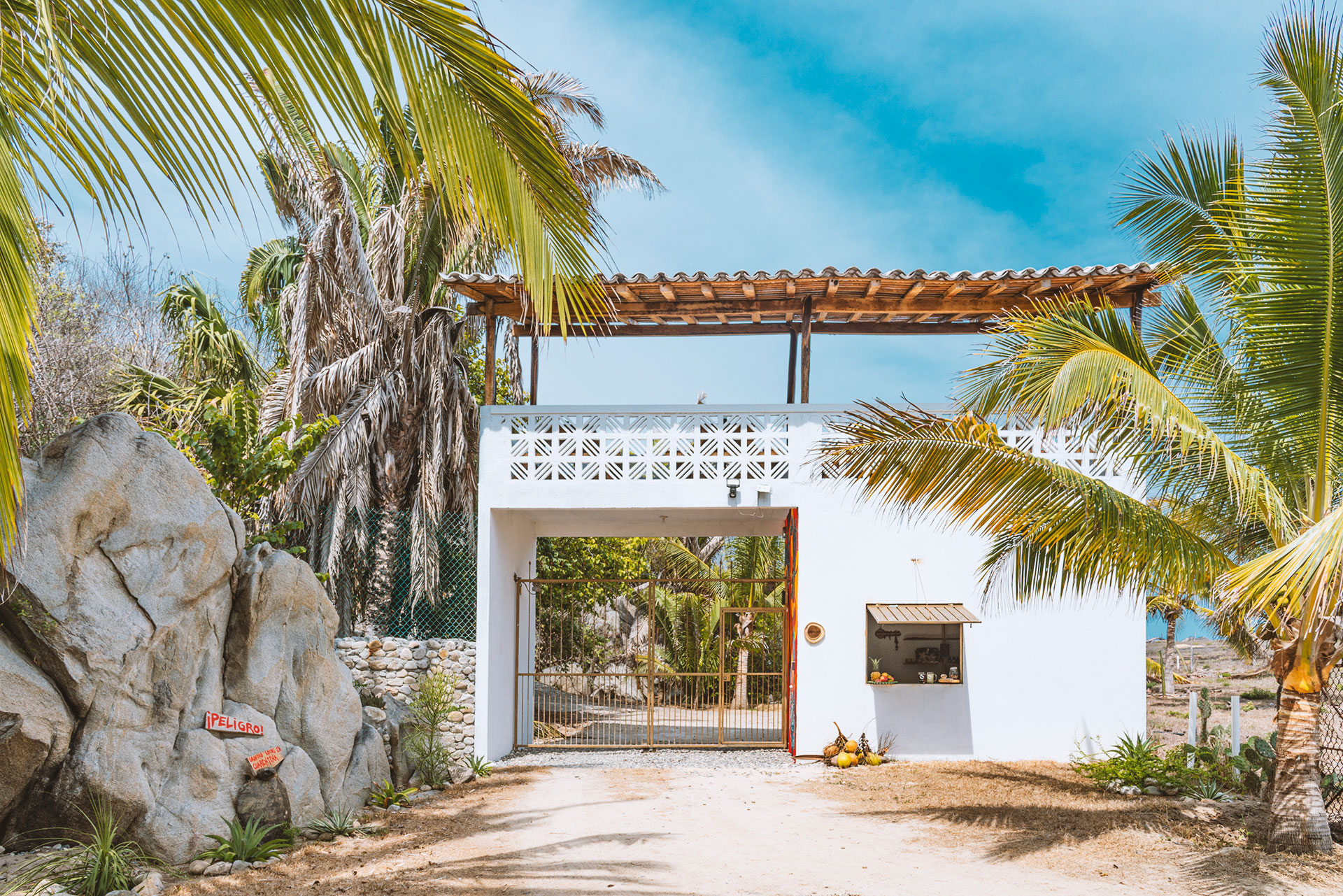 Remote Beach Bungalows SuperAdobe Complex w/ pool - Casas domo en renta ...