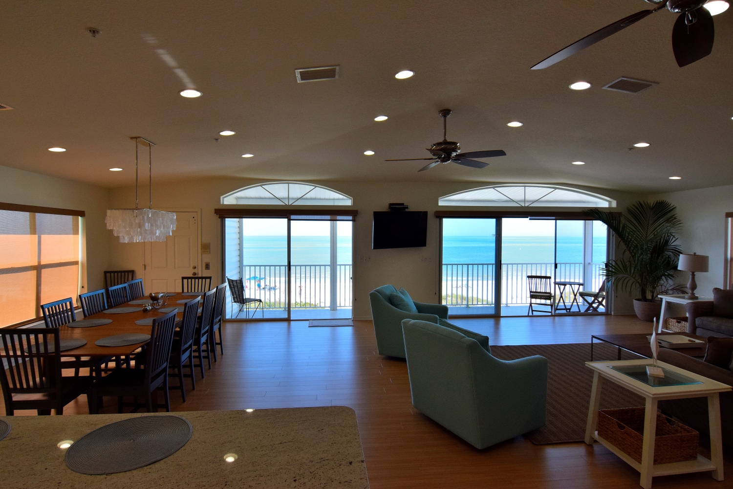 BEACHFRONT/Panoramic Views of the Gulf #301 - Condominiums for Rent in ...