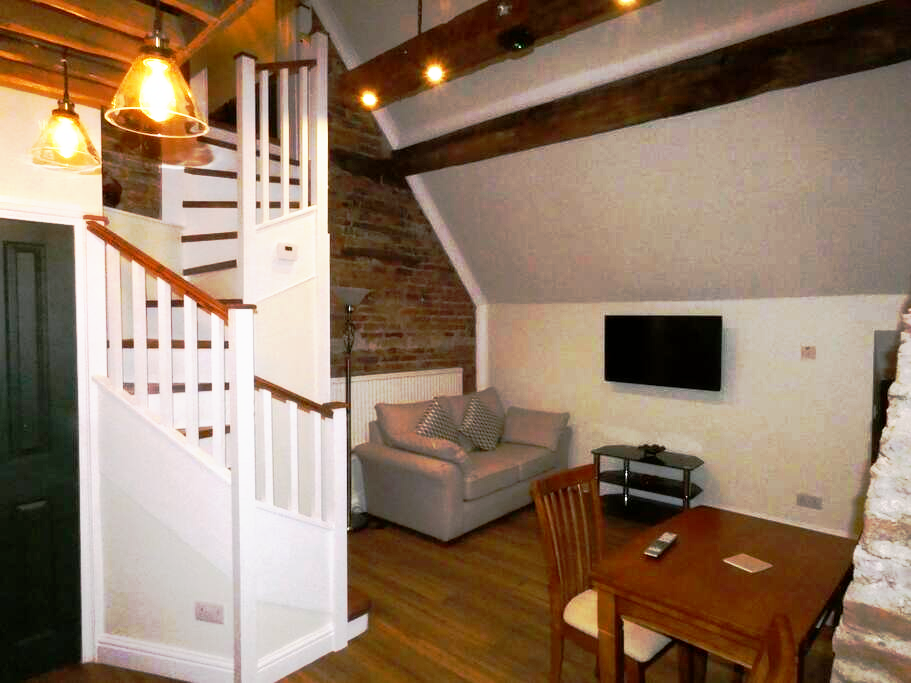 The Apple Chamber Self Contained Apartment - 借りられるアパート - Hatfield ...