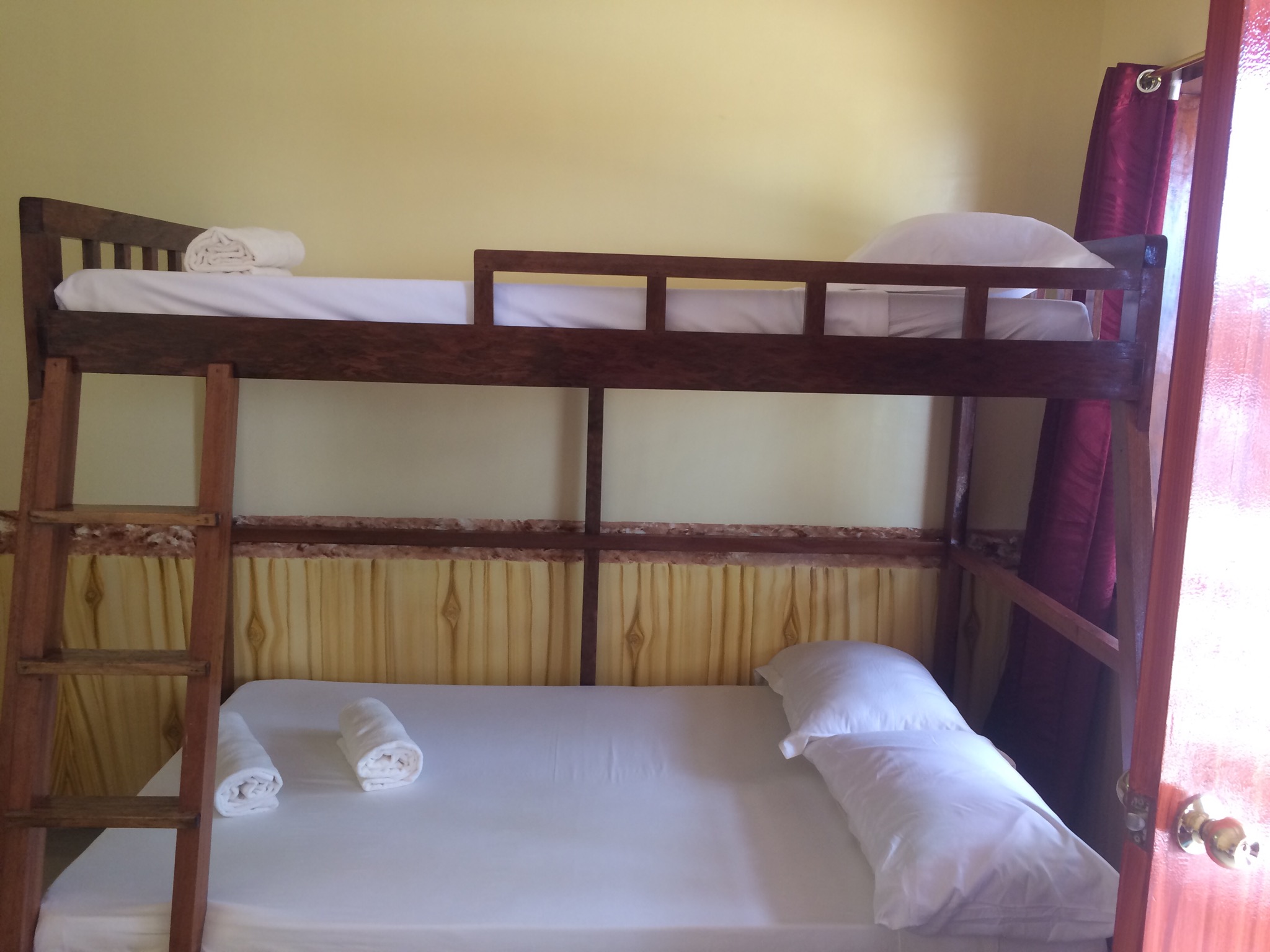 Fabregas beach cottage Room 2 - Guesthouses for Rent in El Nido ...