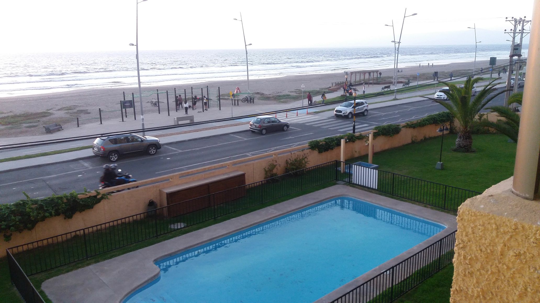 Departamento Mirando al Mar, con piscina y playa. - Departamentos en ...