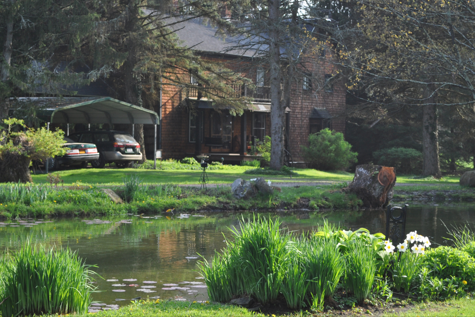 MANOR HOUSE CHATEAU 120 ACRE WOODED COMPOUND - Houses for Rent in ...