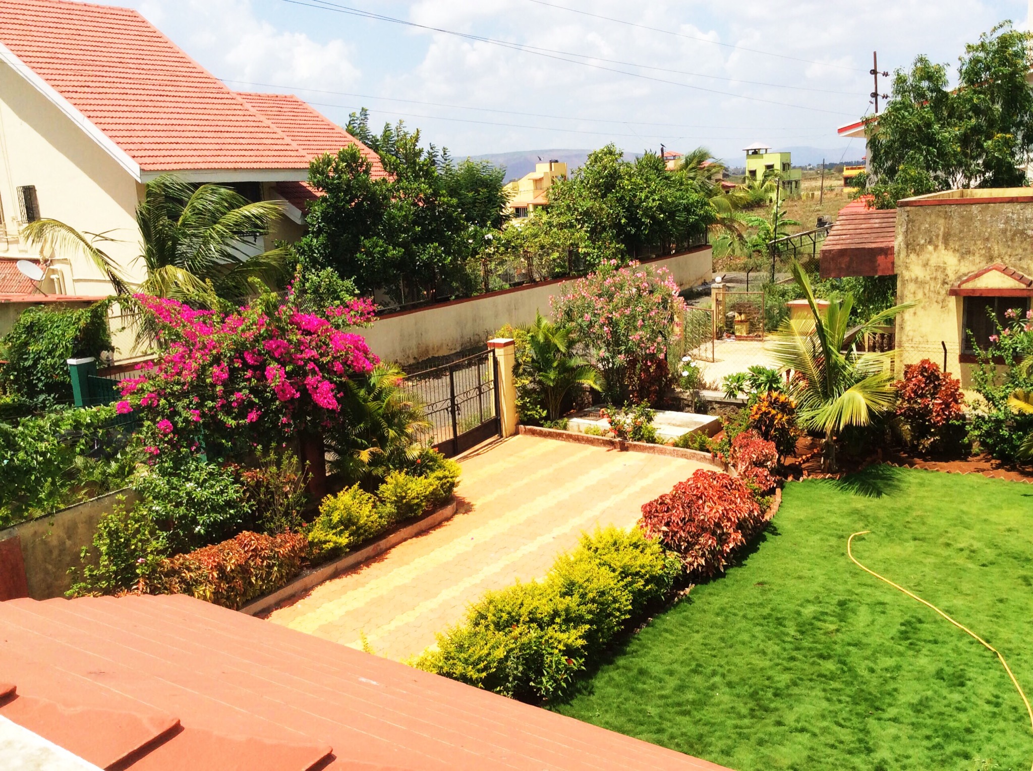 Spacious Bungalow with a garden near Lonavala. - Bungalows for Rent in ...