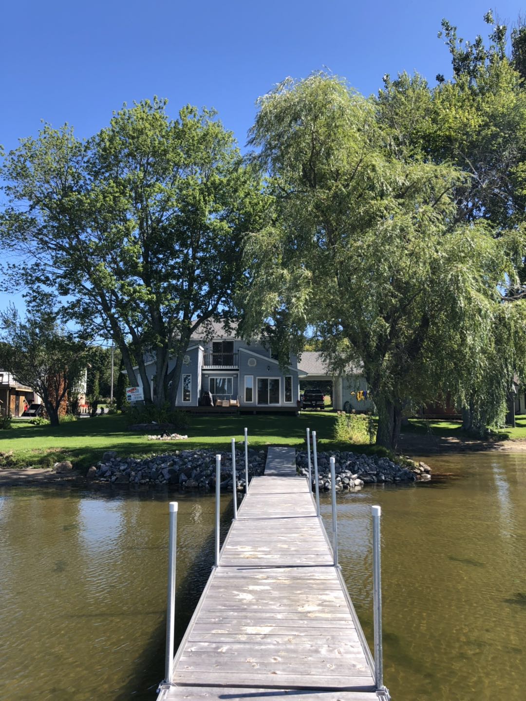 Waterfront Beautiful Blue Charm Cottage - Cottages for Rent in Utterson ...