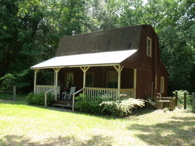 Smoakhouse Ranch, Earl Cabin, farm stay - Farm stays for Rent in ...