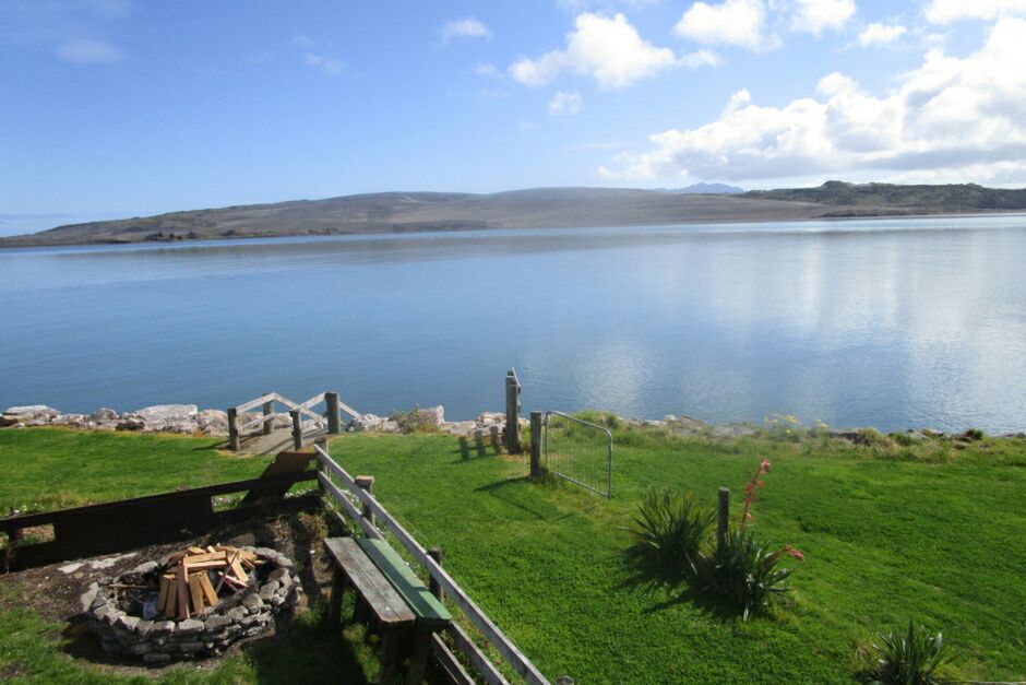 Sunset Retreat on Aotea Harbour Unit1 of 2 - Guesthouses for Rent in ...