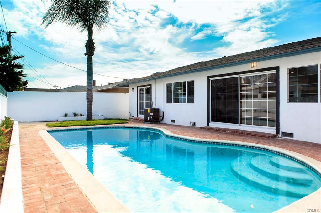 Blue White House - Houses for Rent in Gardena, California, United ...