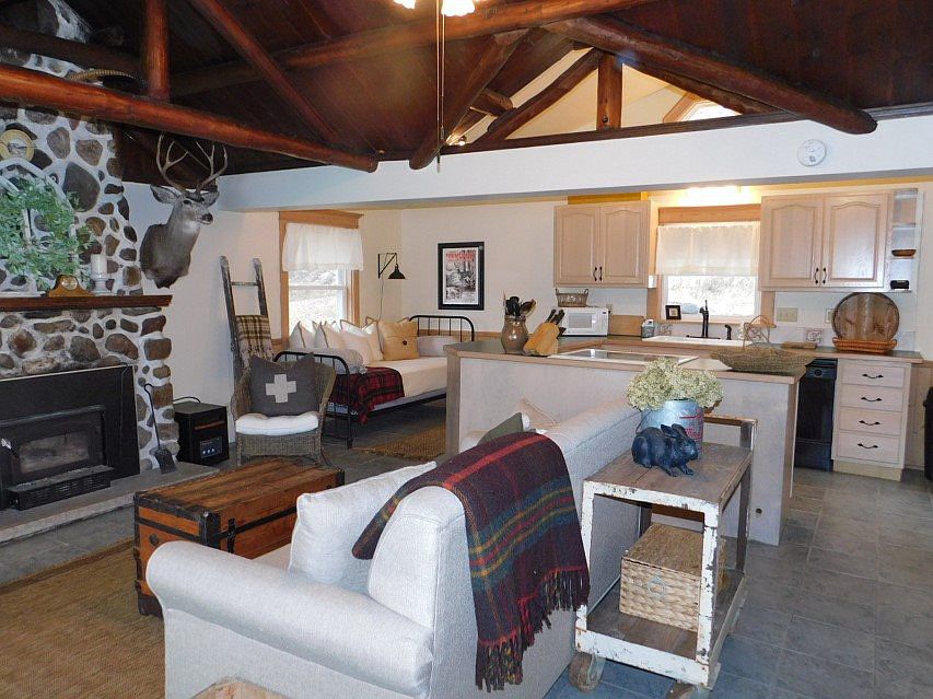 Spring Lake Cabin - Cabins for Rent in Iron Mountain, Michigan, United ...