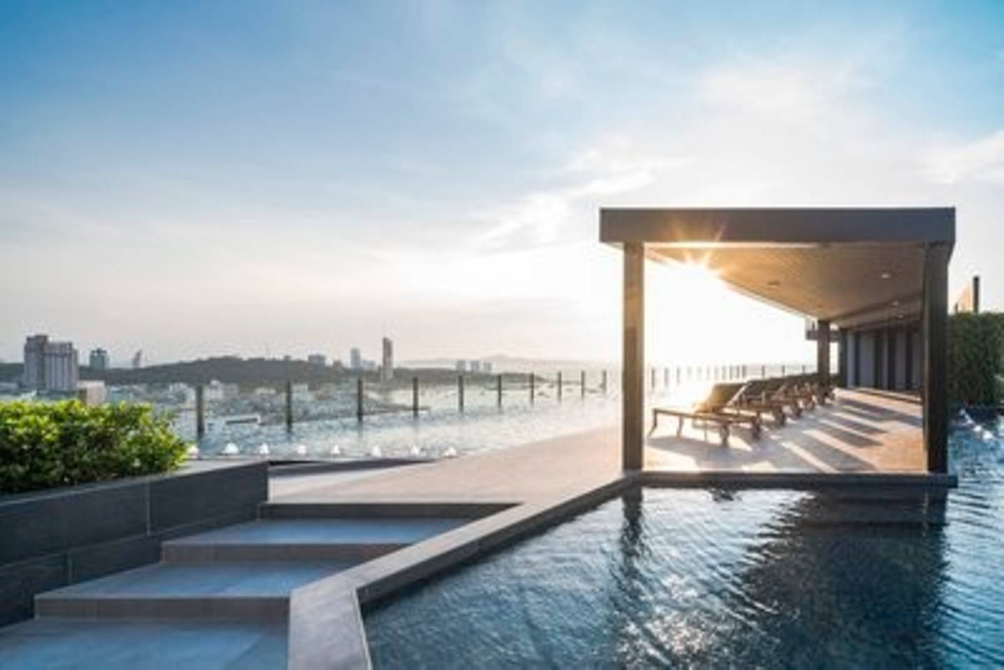Die Base Seaview Penthouse Infinity Pool Preis-Leistungs-Verhältnis ...