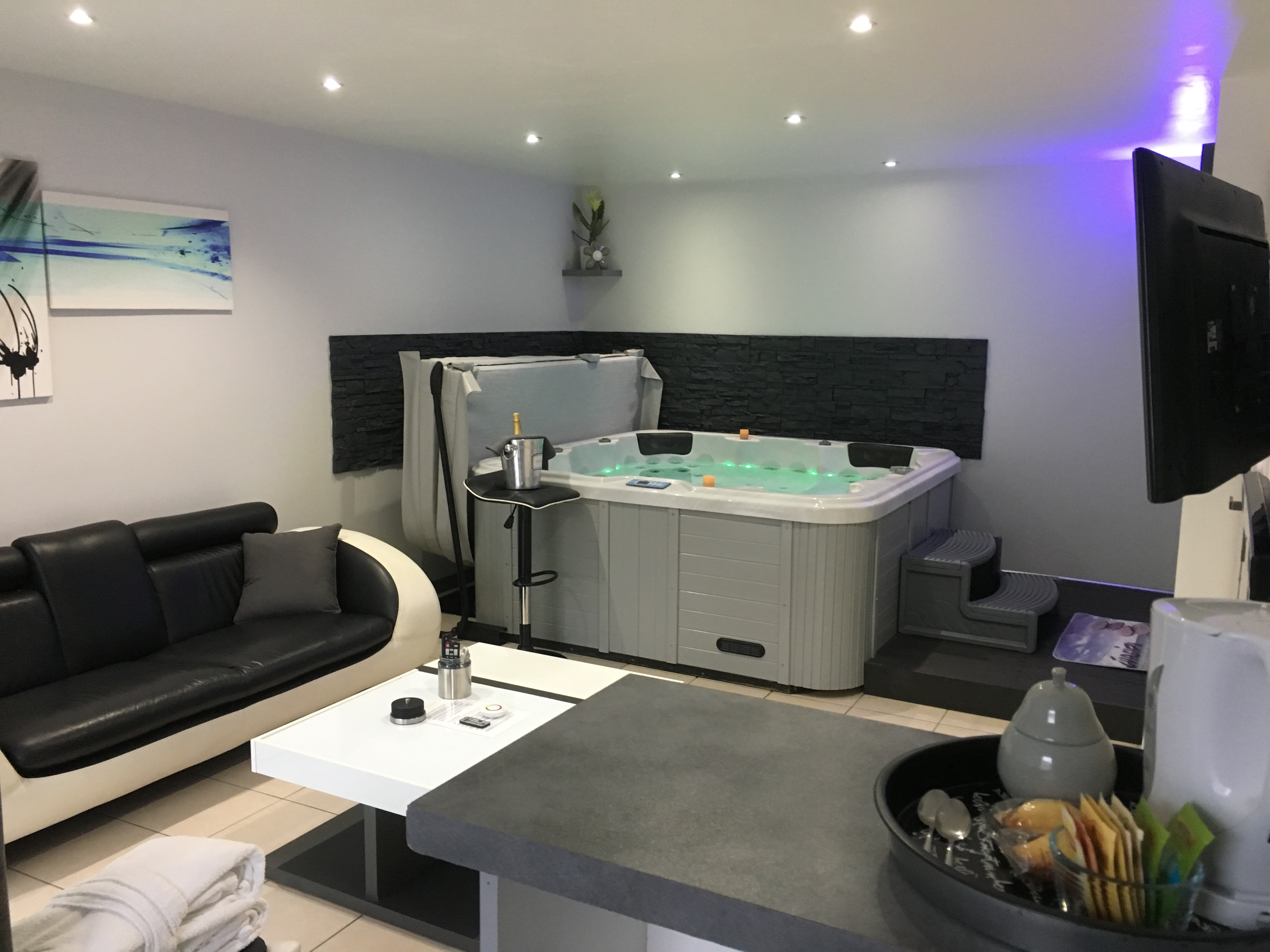 Appartement avec jacuzzi intérieur privatif - Appartements à louer à ...