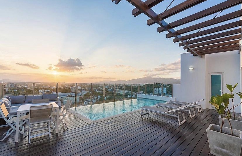 Luxurious and central SOHA tower, with pool and gym 🎖 - Apartments for ...