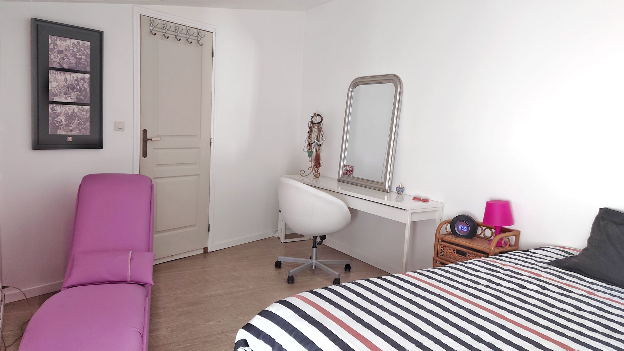 15m2 private room, 1 king size bed and 1 daybed - Airbnb