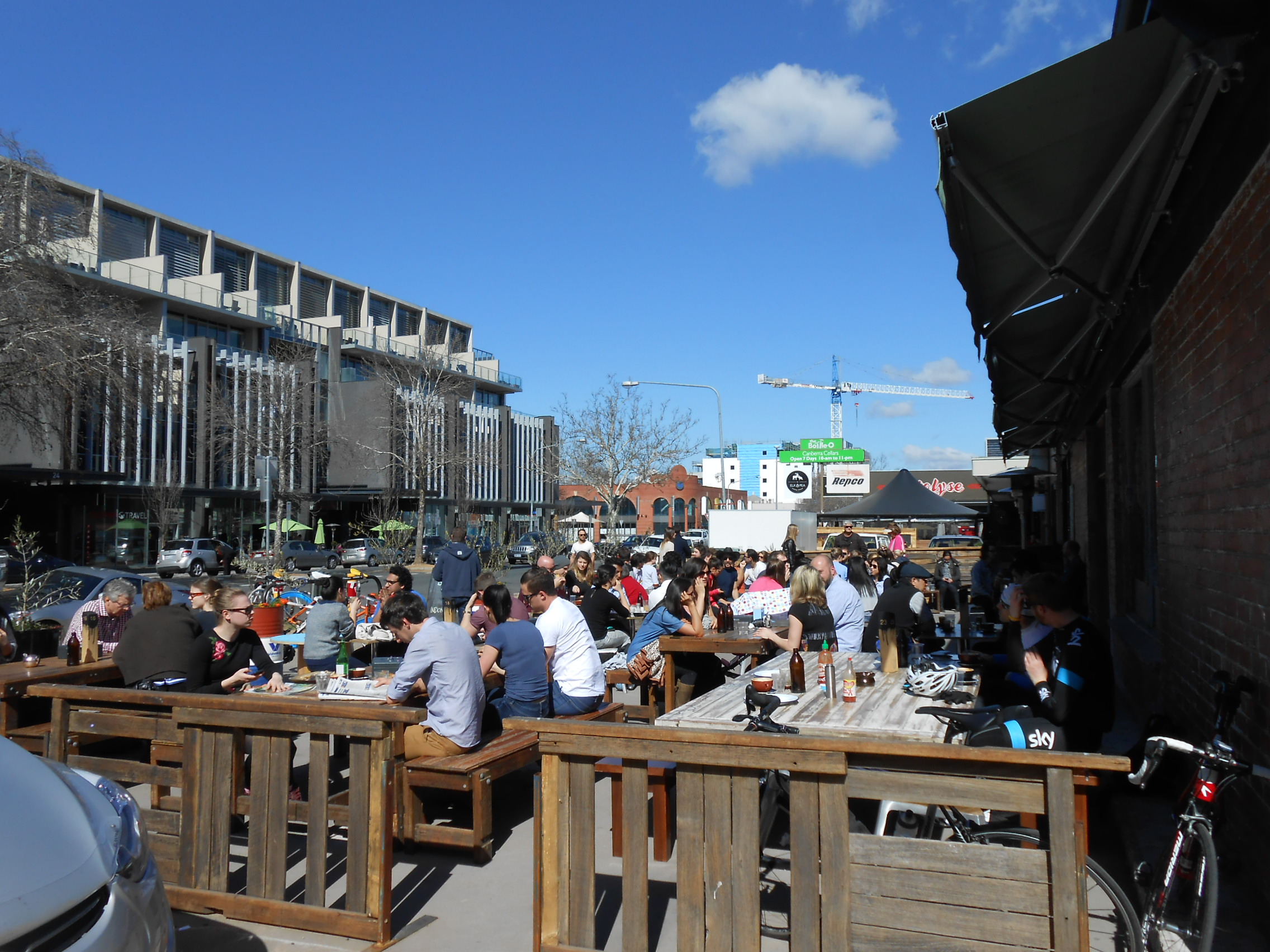 Braddon dining/shopping Precinct Apartment - Condominiums for Rent in ...