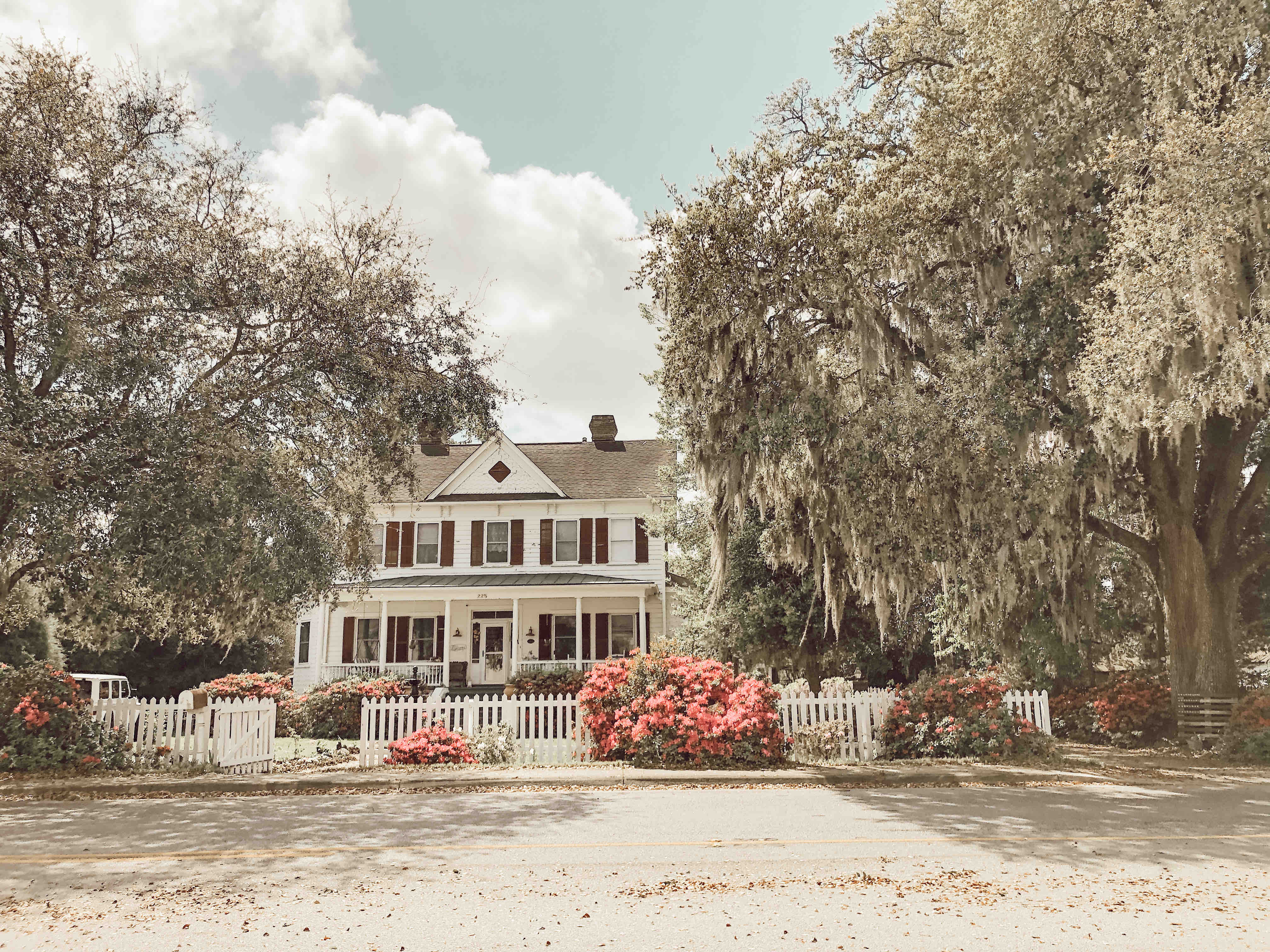 1870s Farmhouse w/Farm 2 Bedrooms/Sunroom&Bkfst - Farm stays for Rent ...