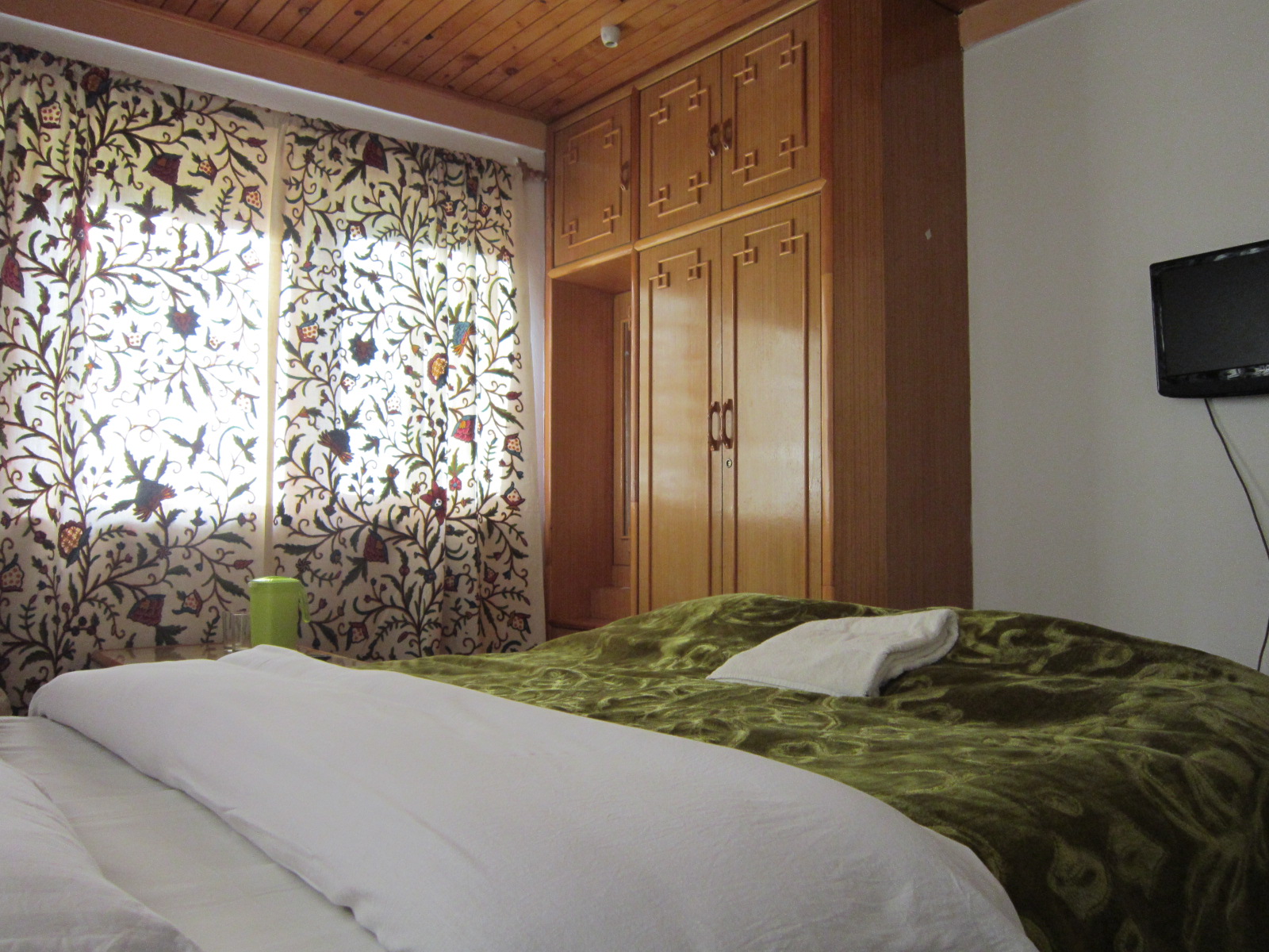 River Side Luxury Cottage In Pahalgam - Villas for Rent in Pahalgam ...