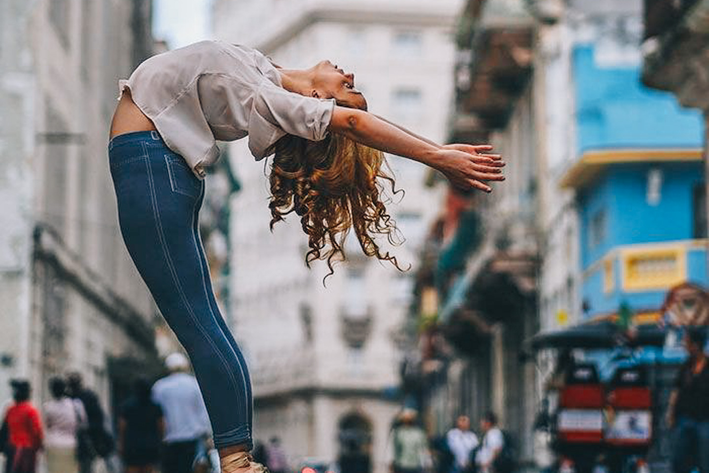 Dance in your Video Clip for Instagram - Airbnb