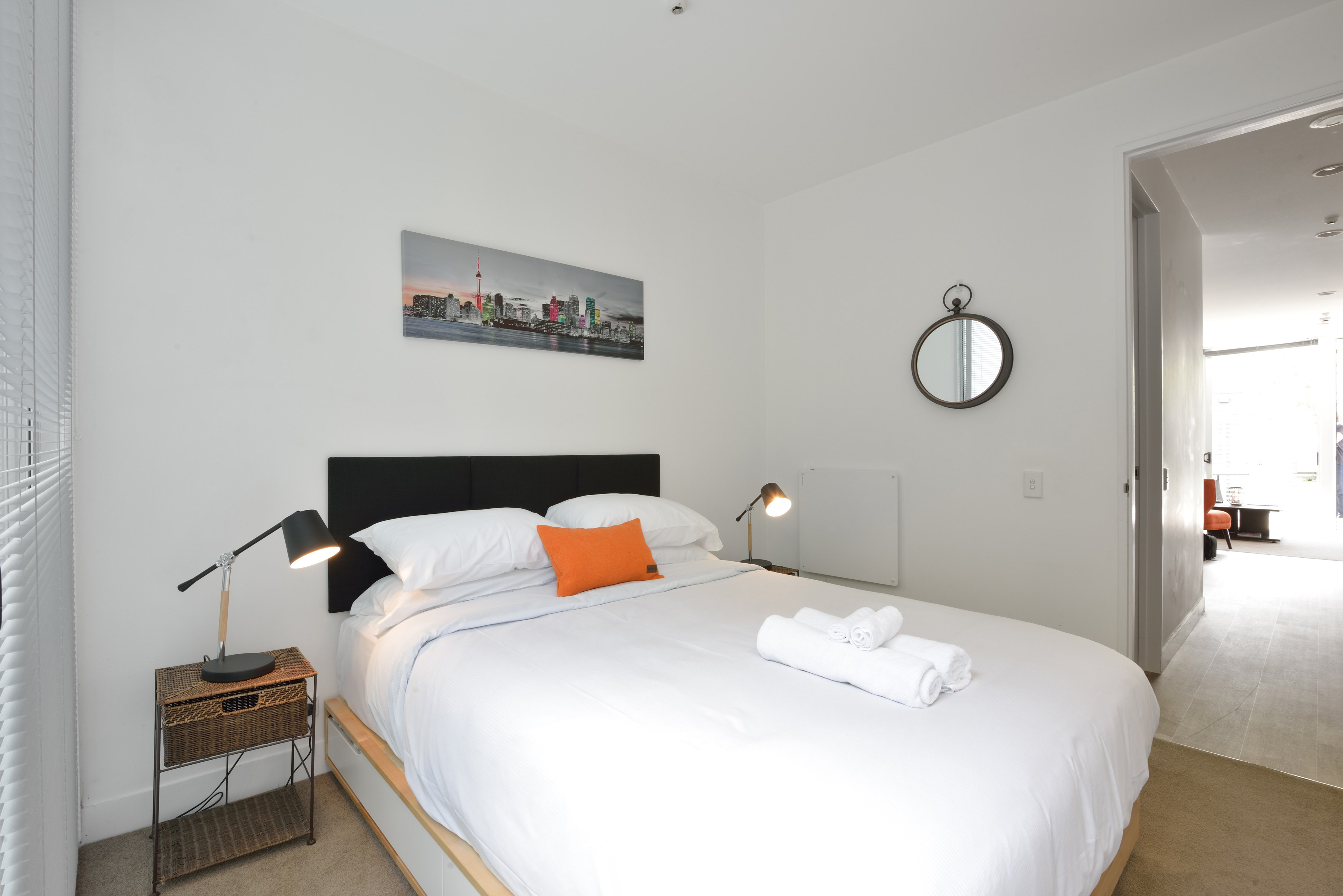 Location! Prestigious! Central Auckland apartment - Apartments for Rent ...