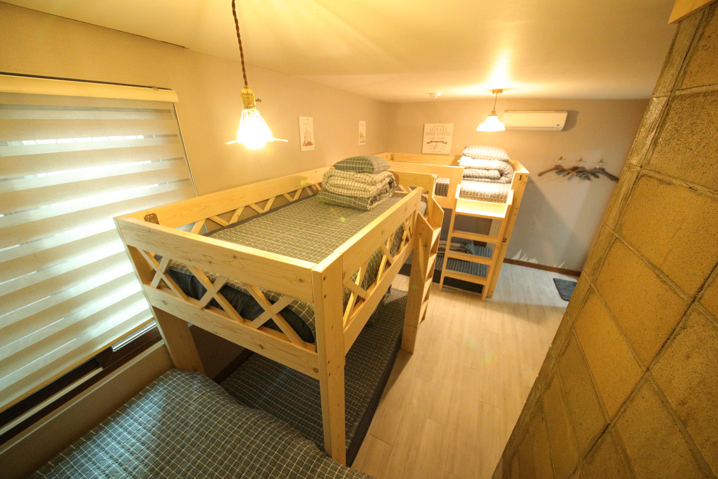 Quintuple Room (5-Beds Room) with Private Bathroom - 마포구의 주택에서 살아보기, 서울, 한국