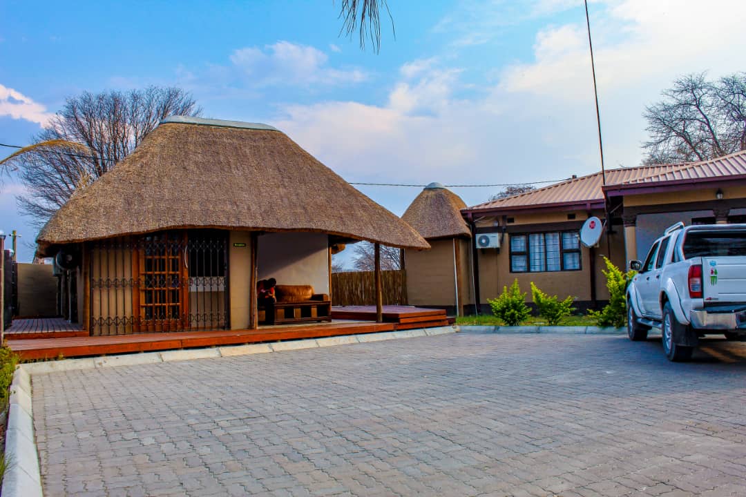 Thomo's Inn Guest House - Bed and breakfasts for Rent in Maun, North ...