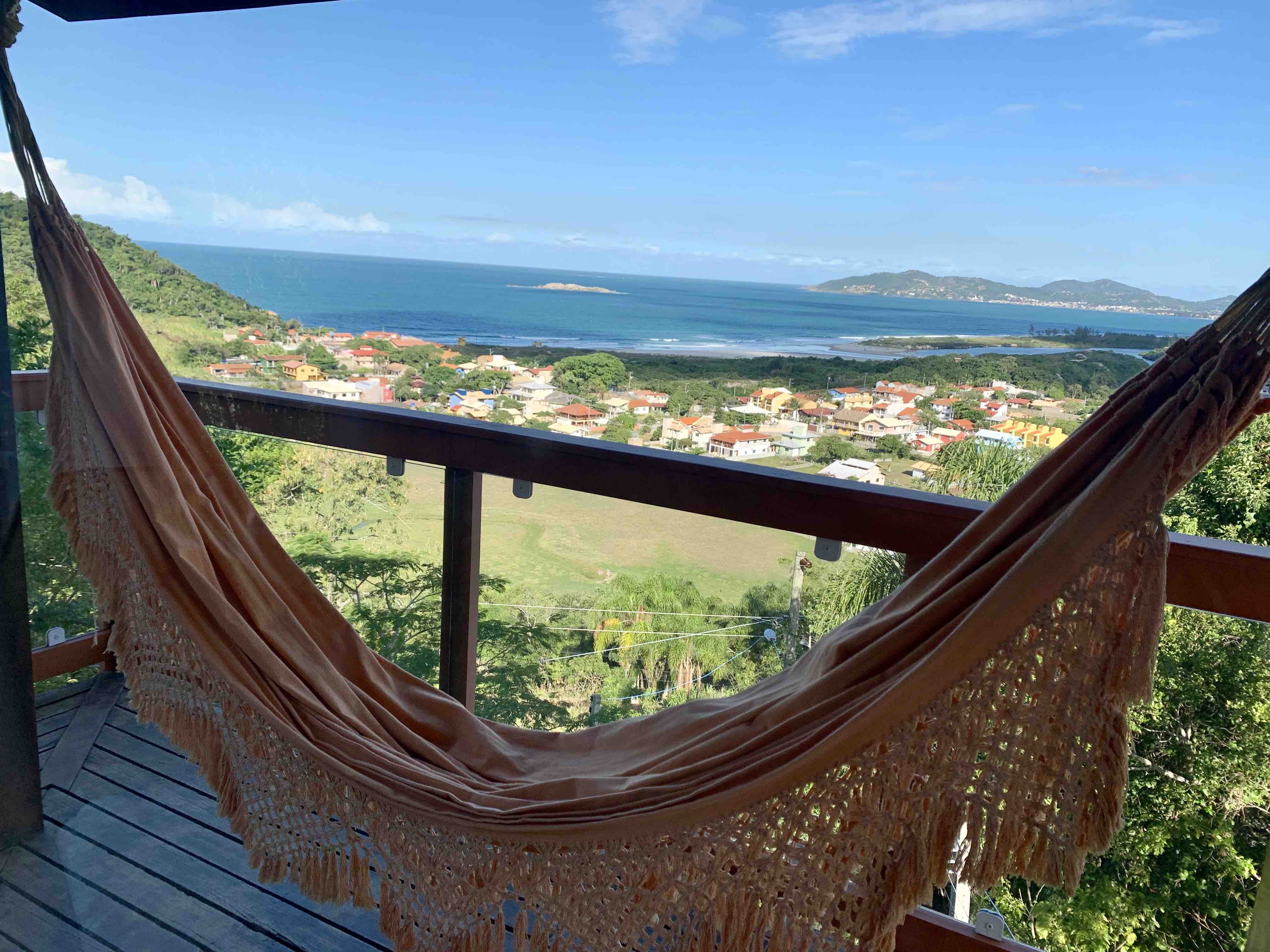 Casa (mirante) na pedra. Praia do Siriú, Garopaba - Casas para Alugar ...