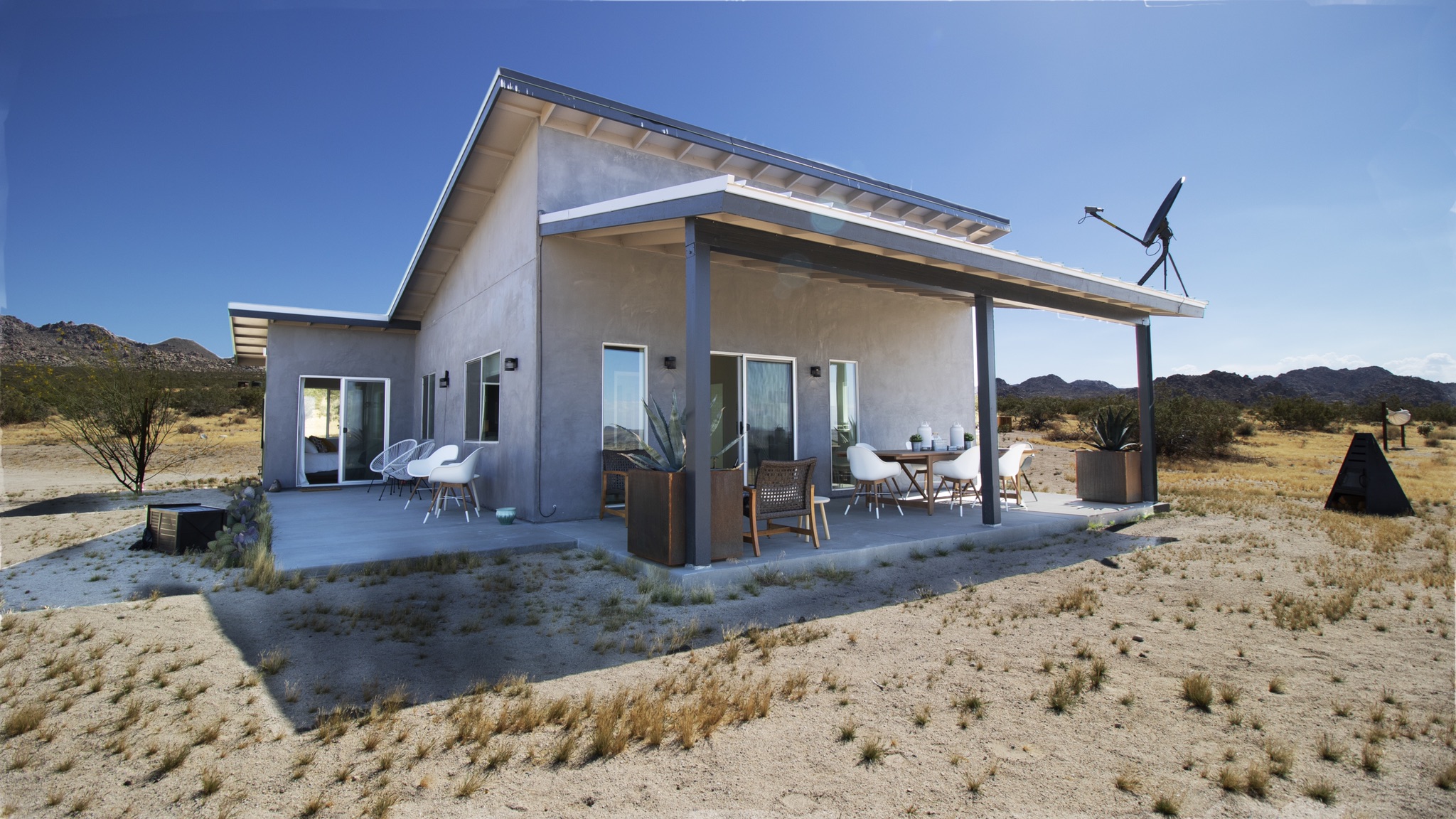 JT1 Cabin, modern off-grid desert cabin on 5 acres - Houses for Rent in ...