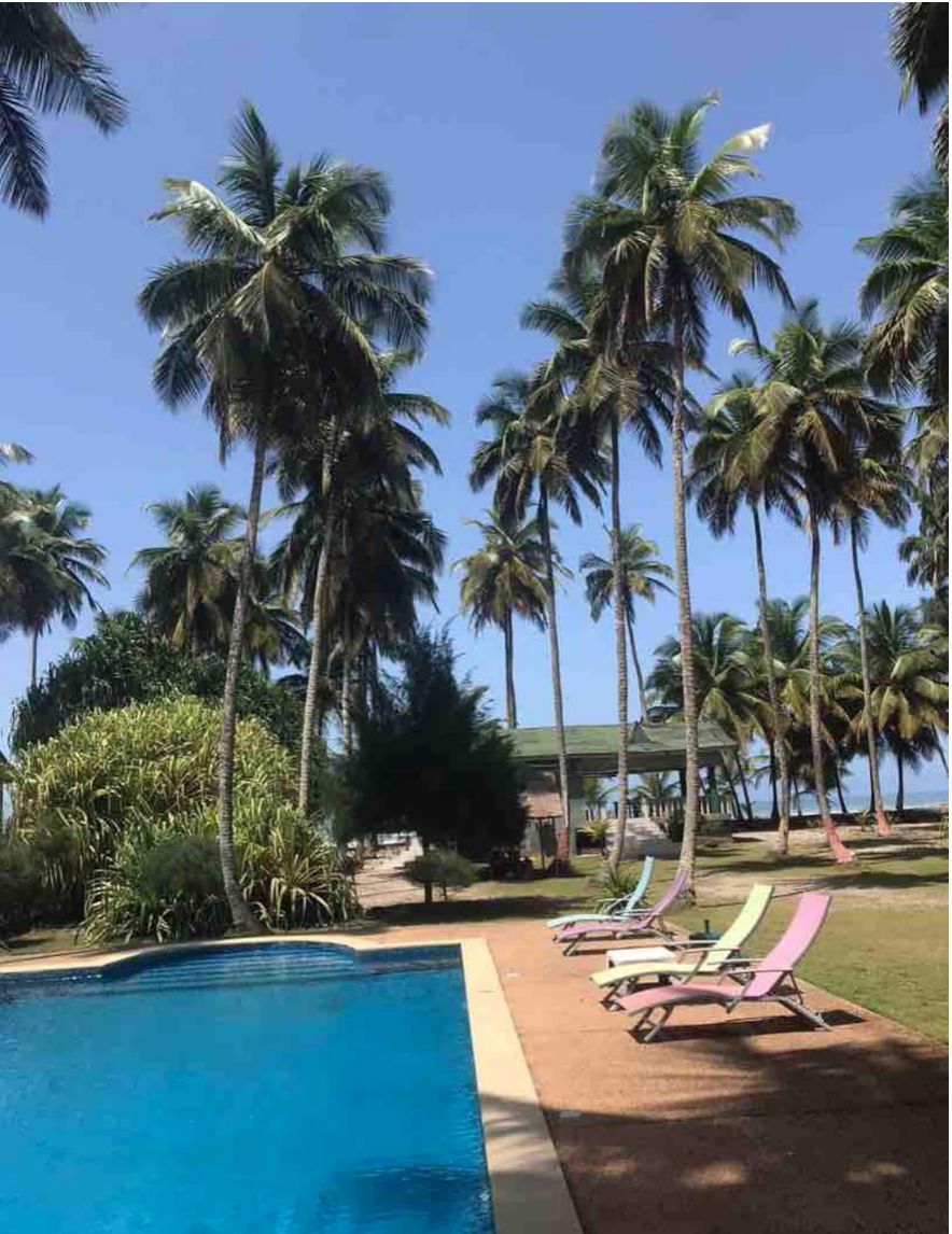 Villa avec piscine en bordure de mer à Assinie - Bungalows for Rent in ...