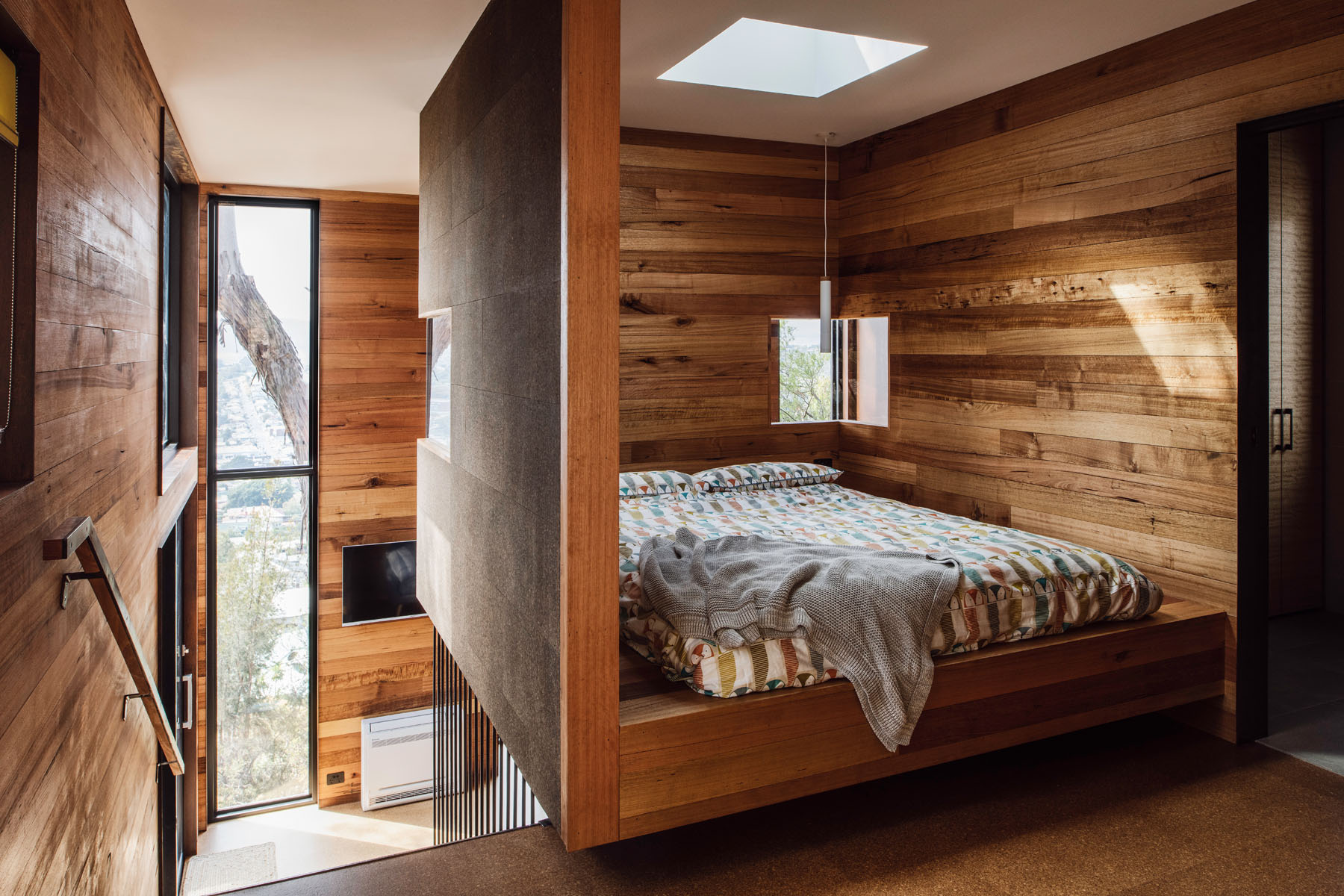 Birdhouse Studio 2 - An Architectural Experience - Guesthouses for Rent ...